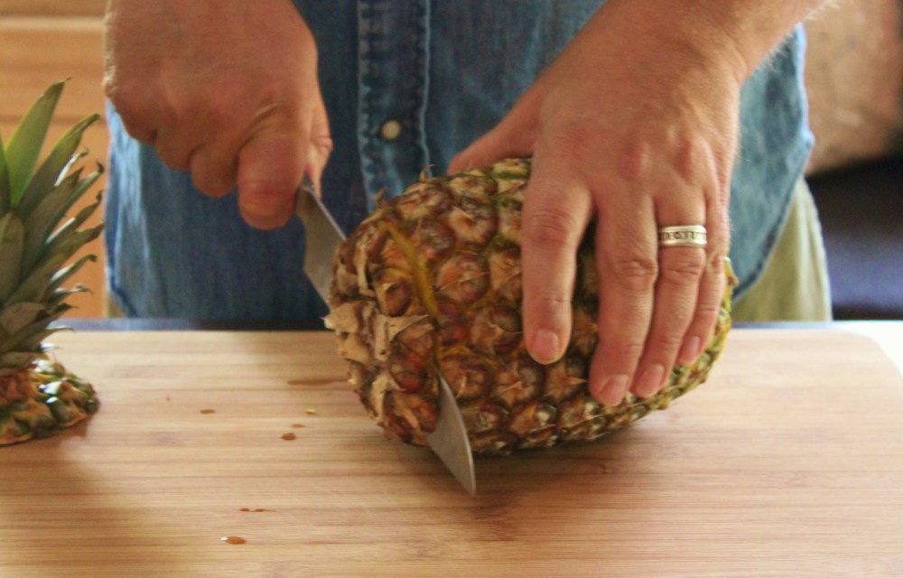 How to Core a Pineapple | THE CAVENDER DIARY